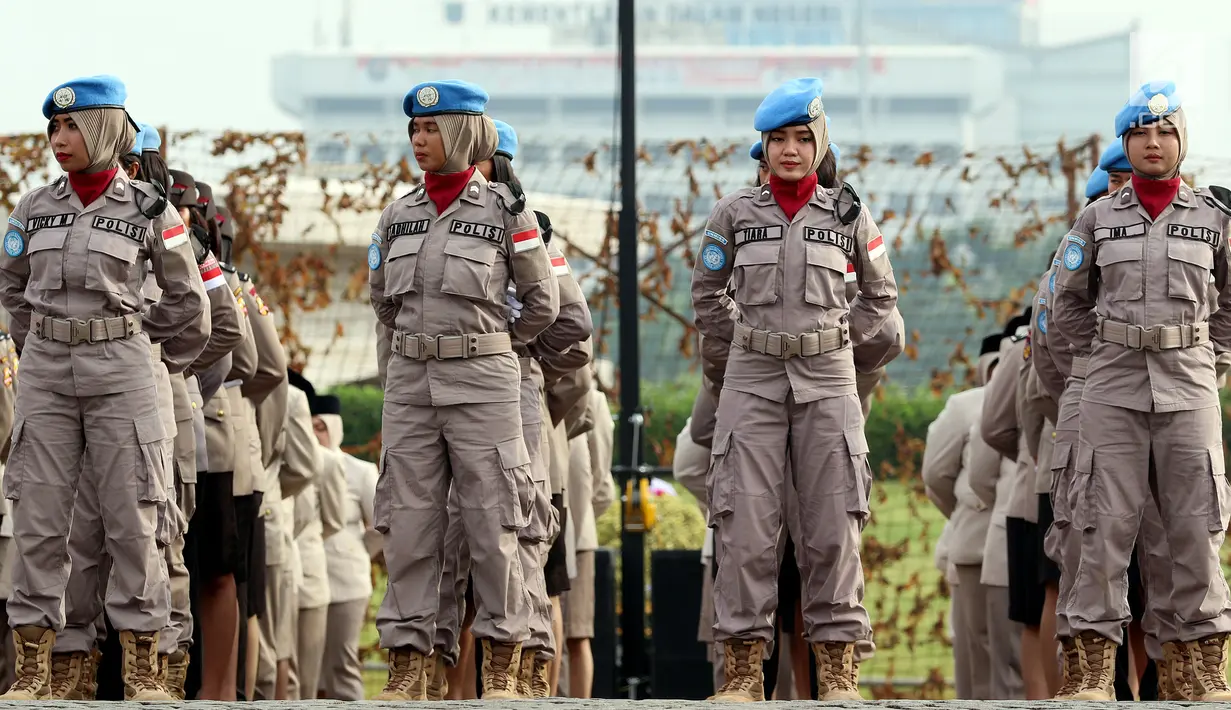 FOTO: 10.000 Prajurit Wanita TNI dan Polisi Apel Peringati Hari Kartini ...