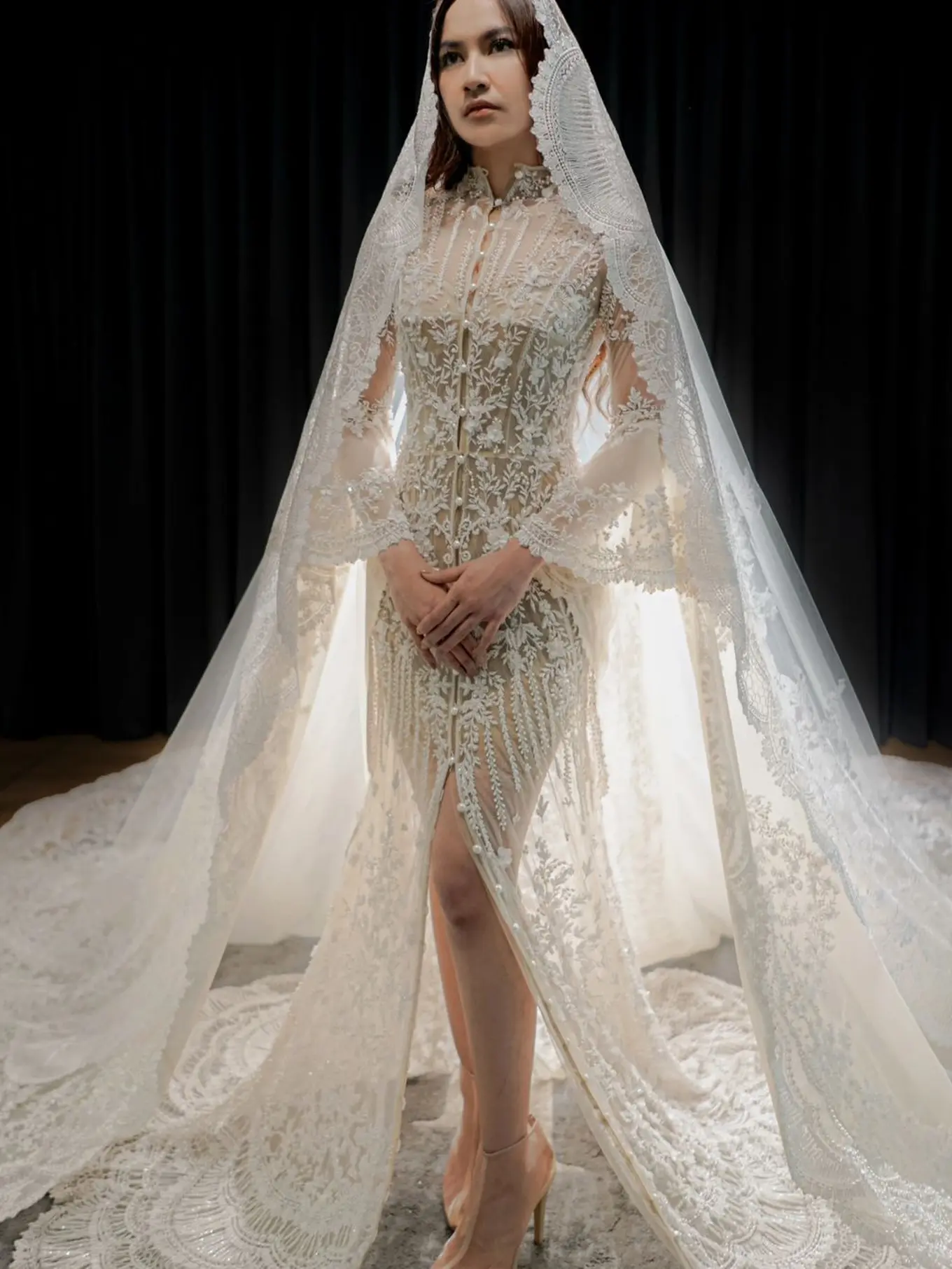 Mengenal Makna Bridal Robe dan Deretan Selebritas yang Tampak Stunning ...