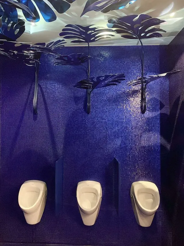 Punya Desain Mewah, 6 Potret Toilet Umum Ini Interiornya Bikin Kagum ...