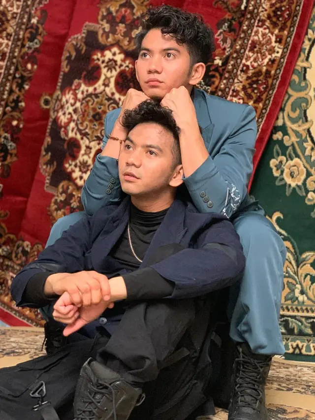 7 Potret Terbaru Rizki dan Ridho D'Academy dengan Rambut Keriting, Curi ...