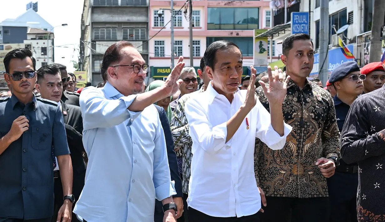 Potret Presiden Jokowi Blusukan ke Pasar di Kuala Lumpur - Foto Liputan6.com