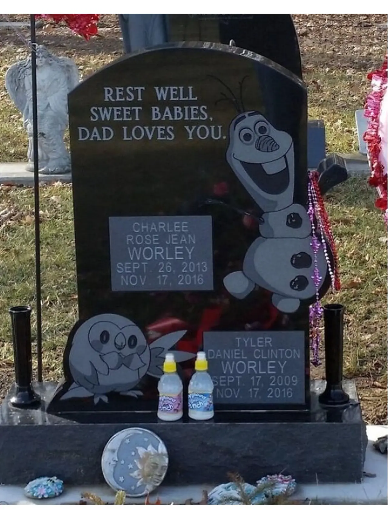 7 Potret Bentuk Batu Nisan Unik di Dunia, Bikin Suasana Makam Tak Seram - Hot Liputan6.com