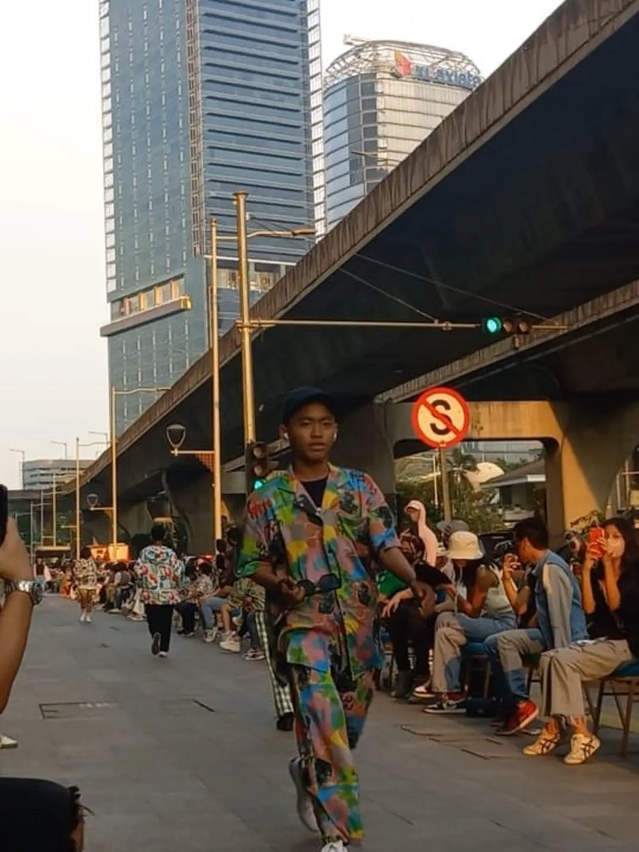 Melihat Aksi Bonge dan Geng Citayam Fashion Week Melenggang di Runway ...