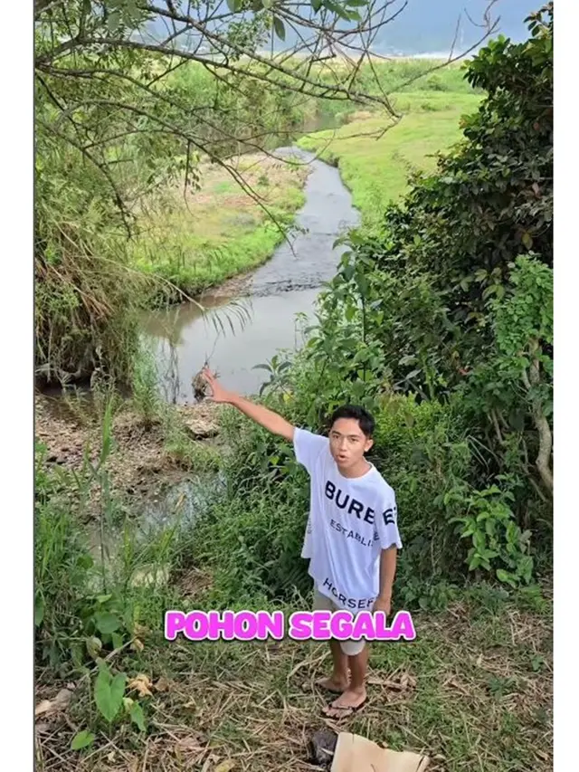 8 Potret Kegiatan Betrand Peto di Kampung Halaman NTT, Mancing hingga Main Bola - Hot Liputan6.com