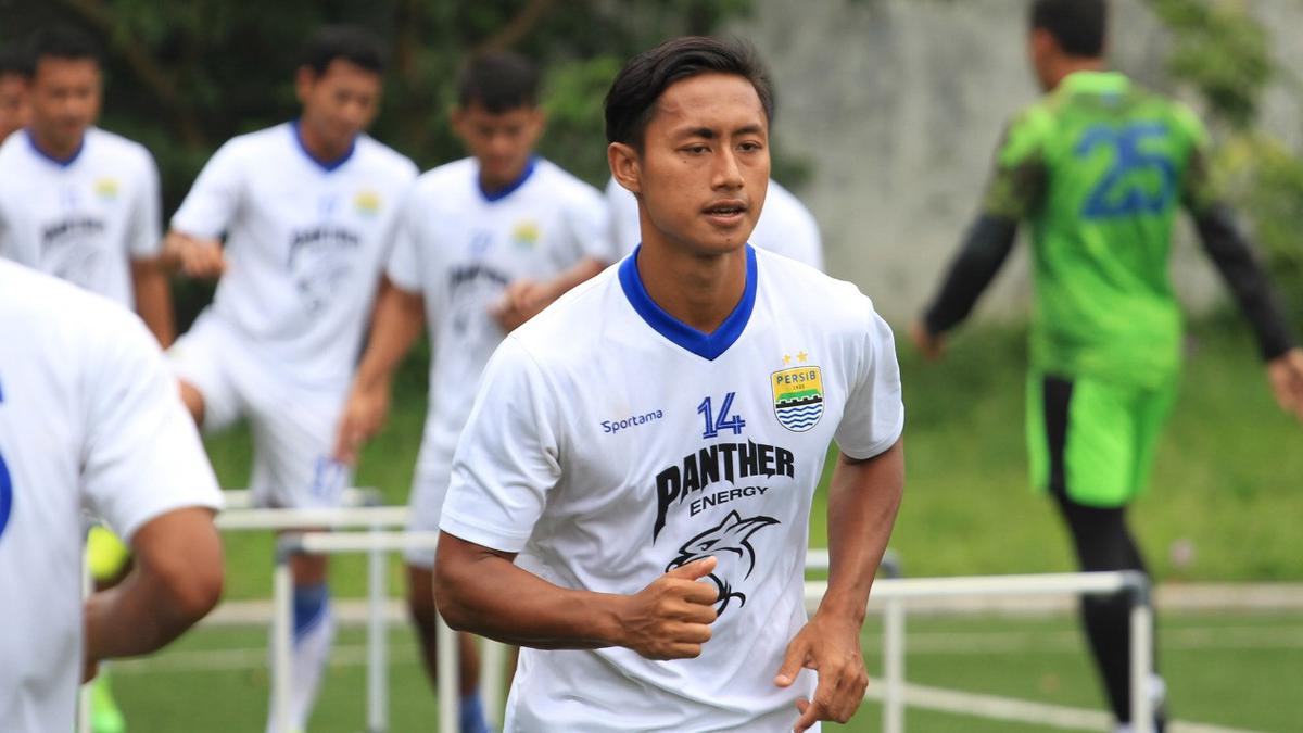 Gelandang Muda Persib Bertekad Tampil Maksimal di Piala Indonesia ...
