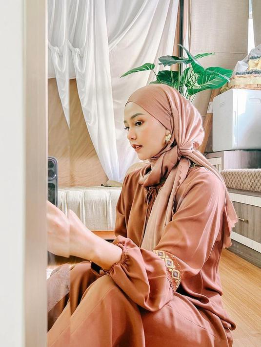 Mantap Berhijab, Intip 9 Potret Terbaru Dara Arafah yang Semakin Menawan dengan Busana Tertutup ...