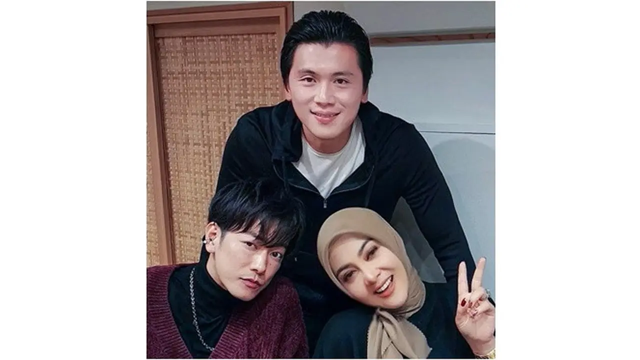 7 Potret Pertemuan Syahrini dan Artis Internasional, Terbaru dengan Takeru Satoh - Hot Liputan6.com