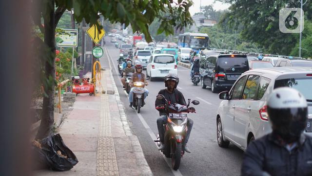 Pemotor Ini Kebangetan Banget, Sudah Lawan Arus Bikin Celaka Pula ...