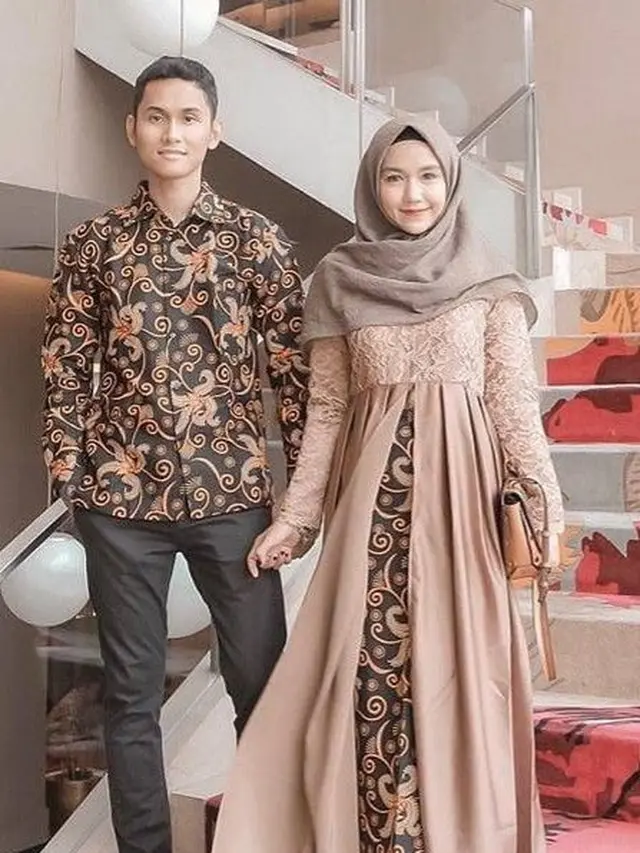 4 Tren Batik Couple Terbaru 2025 untuk Kondangan, Tampil Serasi dan Stylish
