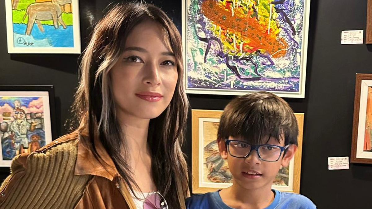 Saturn 2050 Karya Damar Abhikrisna Putra Produser Vera Lasut Hadir di Pameran Lukisan Anak ...