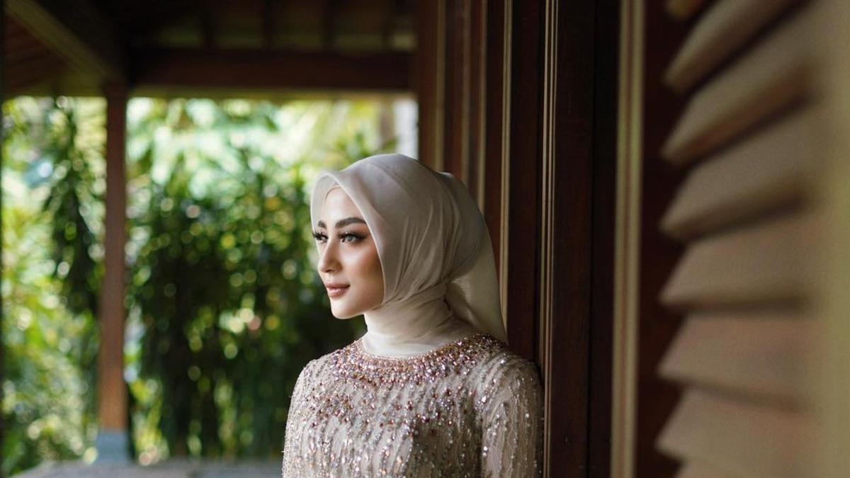 Inspirasi Model Kebaya Full Payet yang Mewah dan Berkelas, dari Margin ...