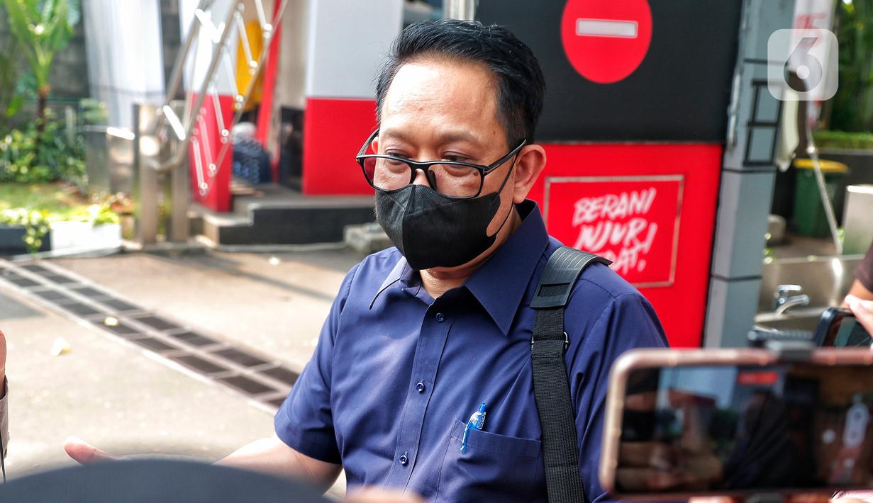 Senyum Sekda Jatim Adhy Karyono Usai Klarifikasi LHKPN di KPK