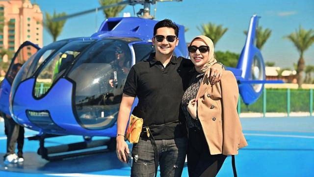 7 Potret Angga Wijaya dan Istri Liburan Mewah di Dubai, Kini Dikenal Tajir