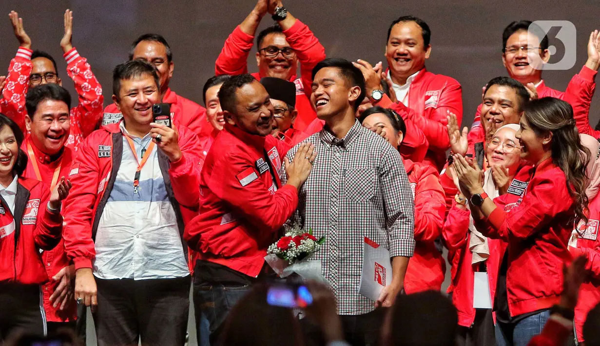 Momen Saat Kaesang Pangarep Resmi Jadi Ketua Umum Partai Solidaritas Indonesia - Foto Liputan6.com