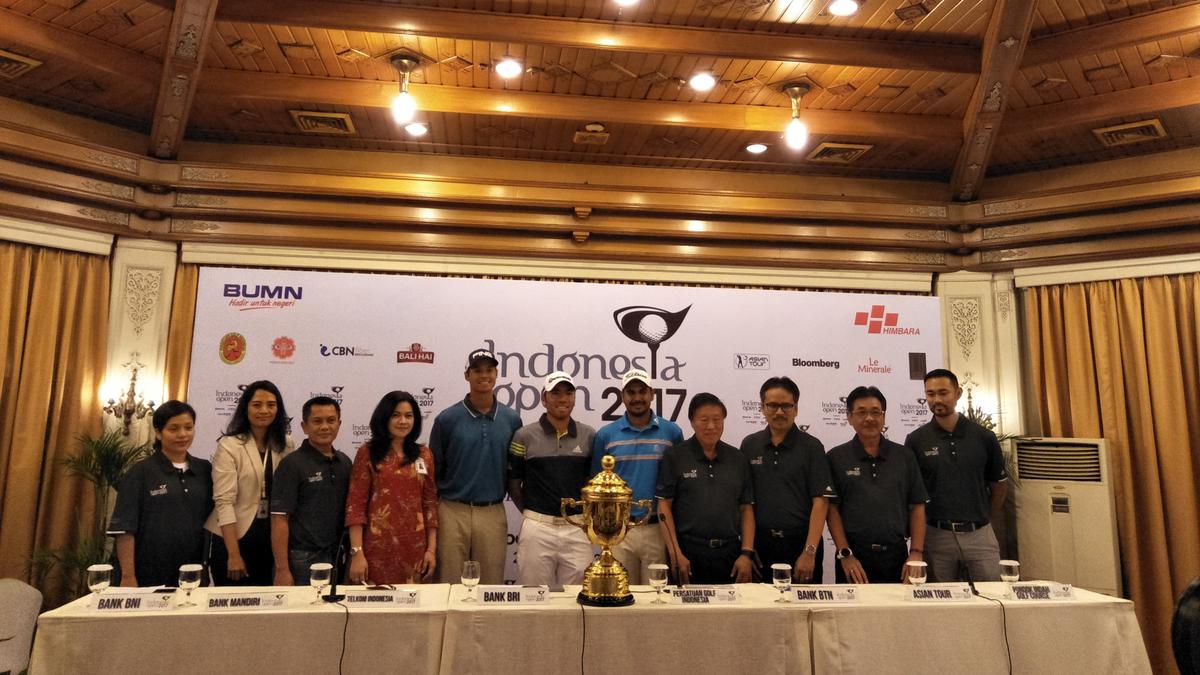 Stephen Leaney Puncaki Klasemen Indonesia Open Golf 2017 - Ragam Bola.com