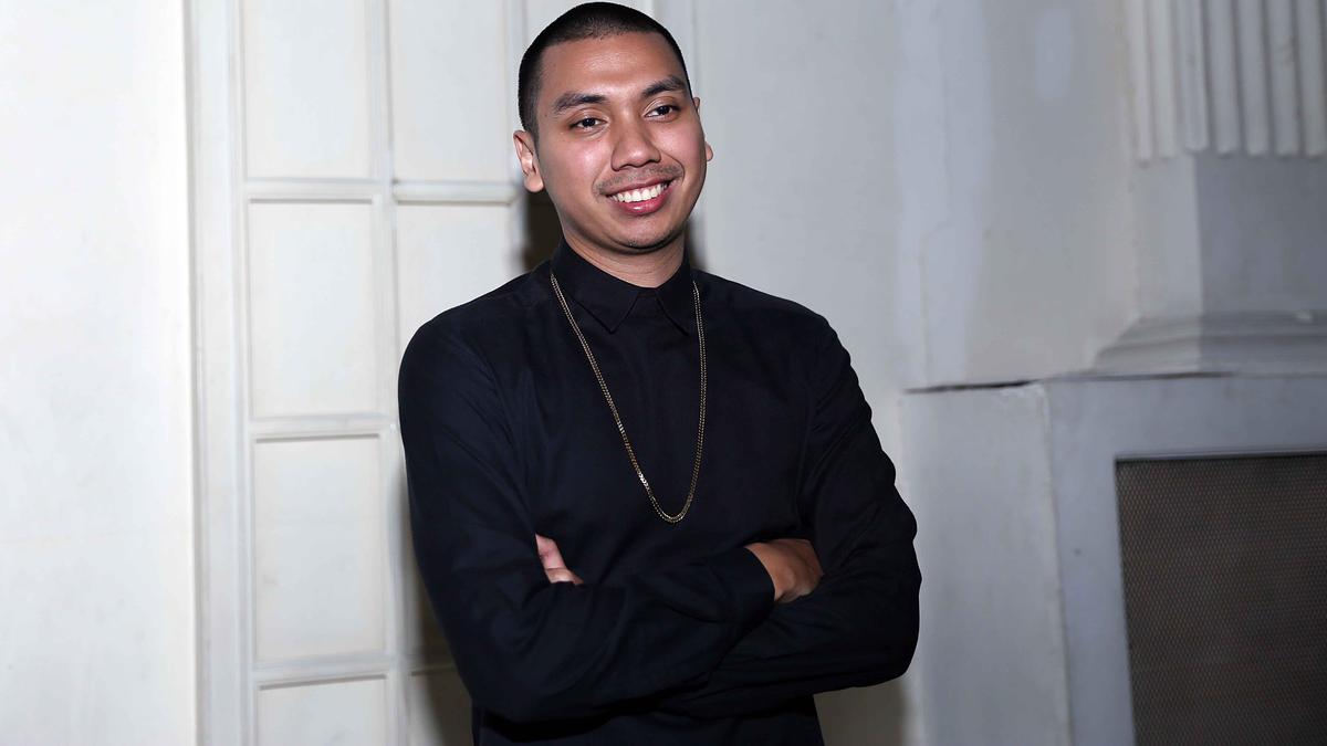 Sisi Lain Rayi Putra di Mini Album Solo, The Introduction ...