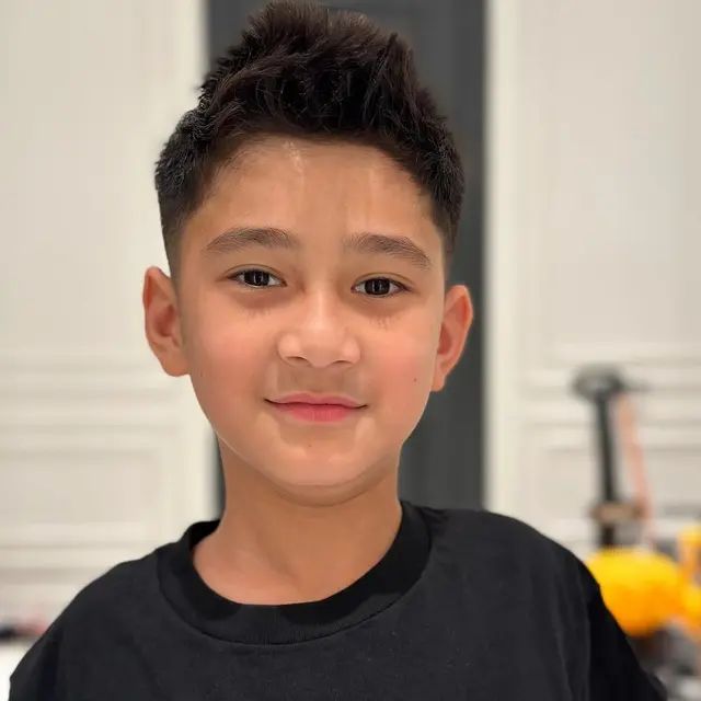 6 Potret Rafathar Usai Potong Rambut, Makin Tampan Disebut Mirip Bio ...