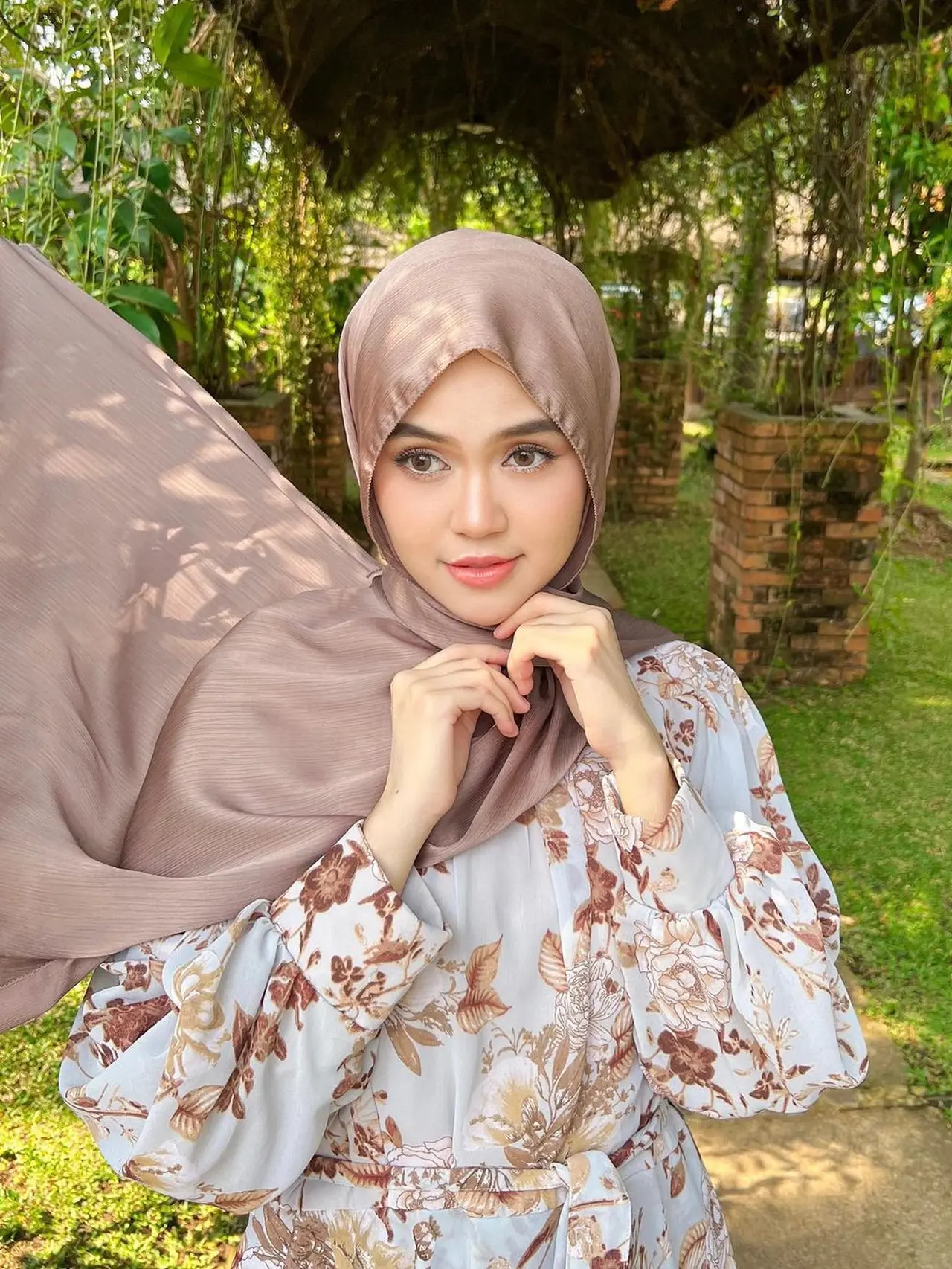 6 Potret Indrayani Rusady Keponakan Paramitha Rusady, Kini Tampil Berhijab - Hot Liputan6.com