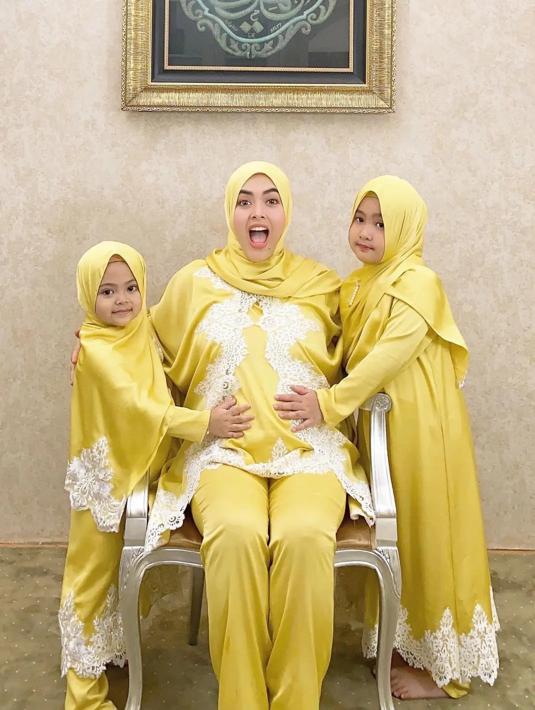 Aisyahrani Adik Syahrini Pamer Baby Bump Kian Buncit di Kehamilan Kedua ...