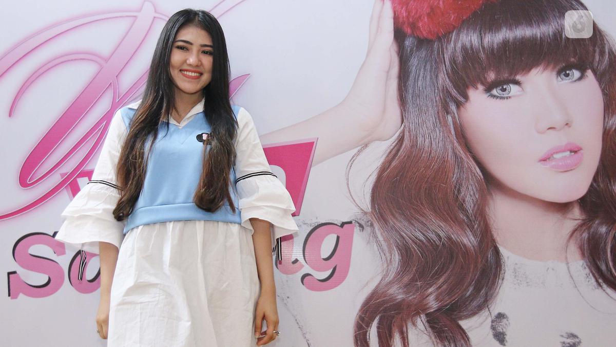 Via Vallen Buktikan Penyanyi Dangdut Bisa Punya Album