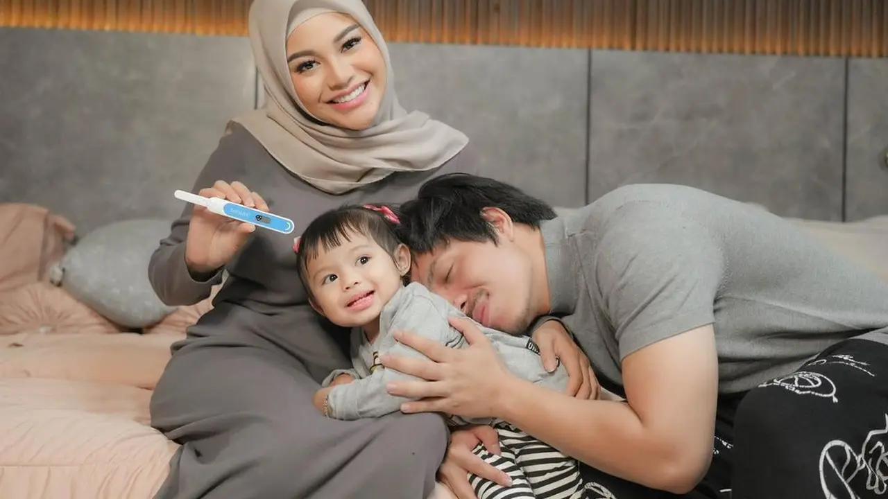 7 Momen Atta Halilintar dan Aurel Hermansyah Umumkan Kehamilan Kedua, Penuh Bahagia - Hot ...