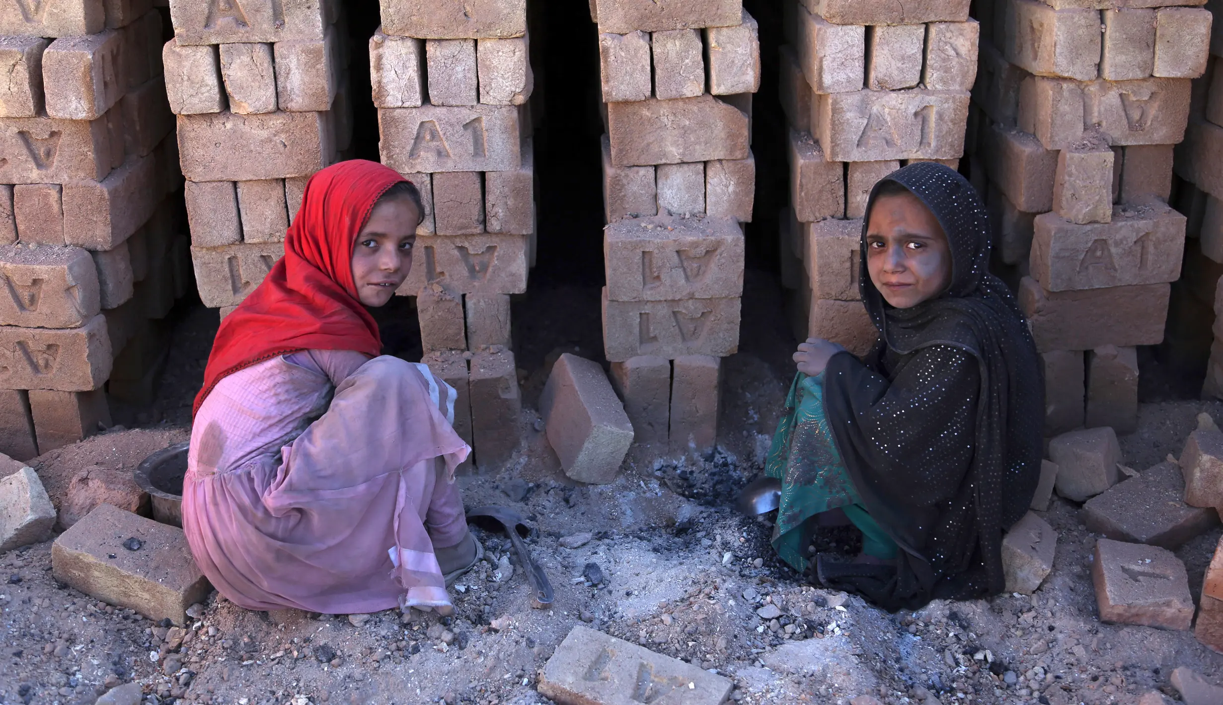 FOTO: Potret Miris Pekerja Anak di Afghanistan - Foto Liputan6.com