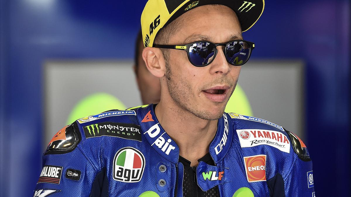 2 Ritual Rossi yang Kerap Bikin Fans Penasaran - MotoGP Bola.com