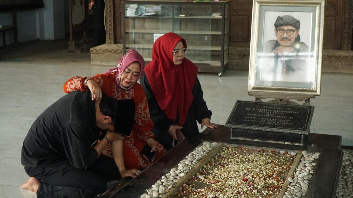 Keluarga Almarhum Ki Enthus Susmono Nyatakan Dukungan untuk Paslon Bima ...