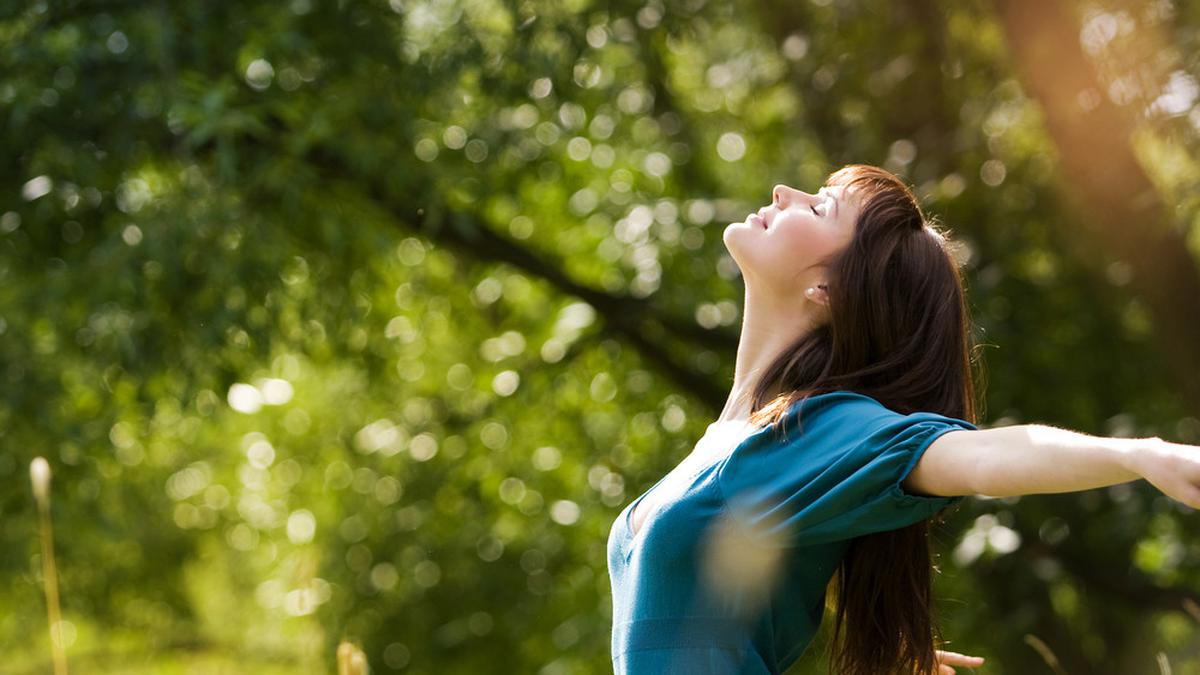 Kunci Penting Hidup Tenang dan Bahagia di Tahun 2021, Keluar dari Botol ...