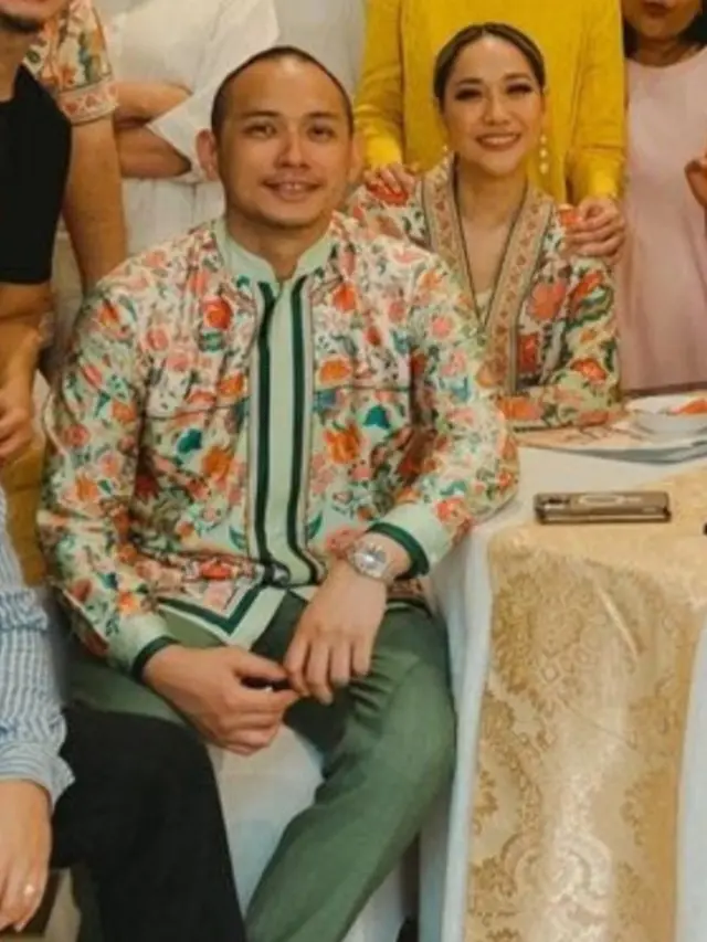 5 Potret BCL dan Tiko Aryawardhana Pakai Baju Senada, Tampak Serasi - Hot Liputan6.com