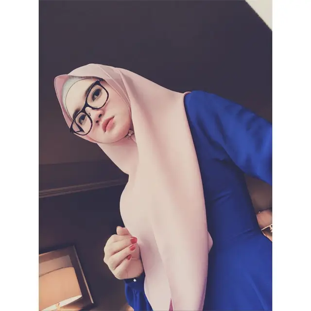 7 Potret Yuli Asiska, Pedangdut Teman Duet Karaoke Teddy Mantan Suami Lina - Hot Liputan6.com