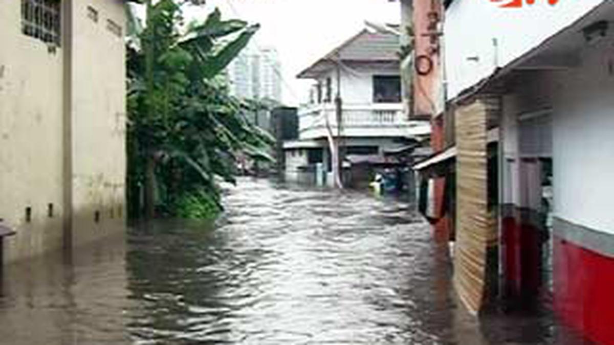 BMKG Minta Warga Langganan Banjir Tetap Waspada - News Liputan6.com