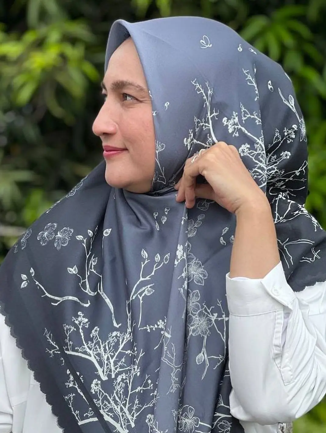 Lama Menghilang, Potret Penampilan Baru Sarah Amalia Mantan Istri Ariel ...