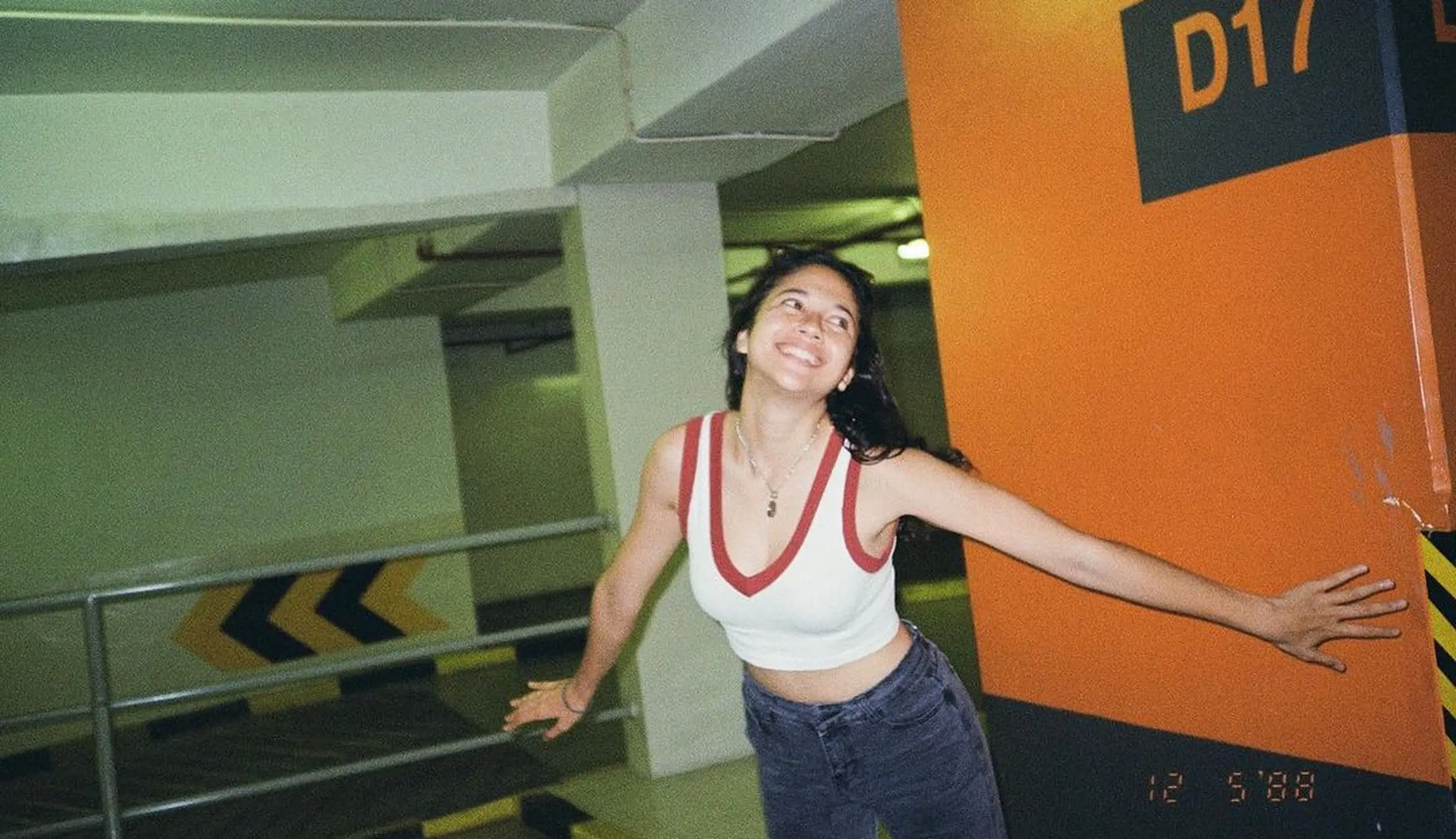 8 Potret Gaya Sitha Marino Pamer Body Goals Pakai Bikini Two Piece hingga Bra Top