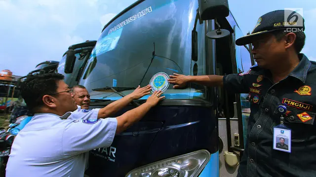 Bus Stiker Khusus yang Bisa Beroperasi saat Larangan Mudik Lebaran ...