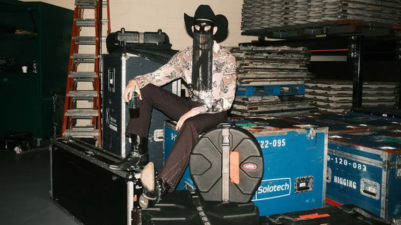 Lirik Lagu Midnight Ride dari Orville Peck, Kolaborasi Bareng Kylie ...