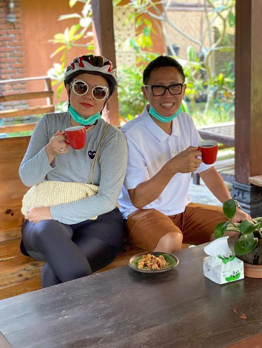 10 Potret Harmonis Eko Patrio dan Viona Rosalina Selama 19 Tahun ...