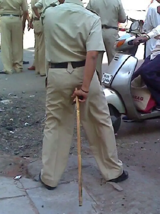 6 Potret Kocak Kelakuan Polisi India yang Bikin Ngakak - Hot Liputan6.com