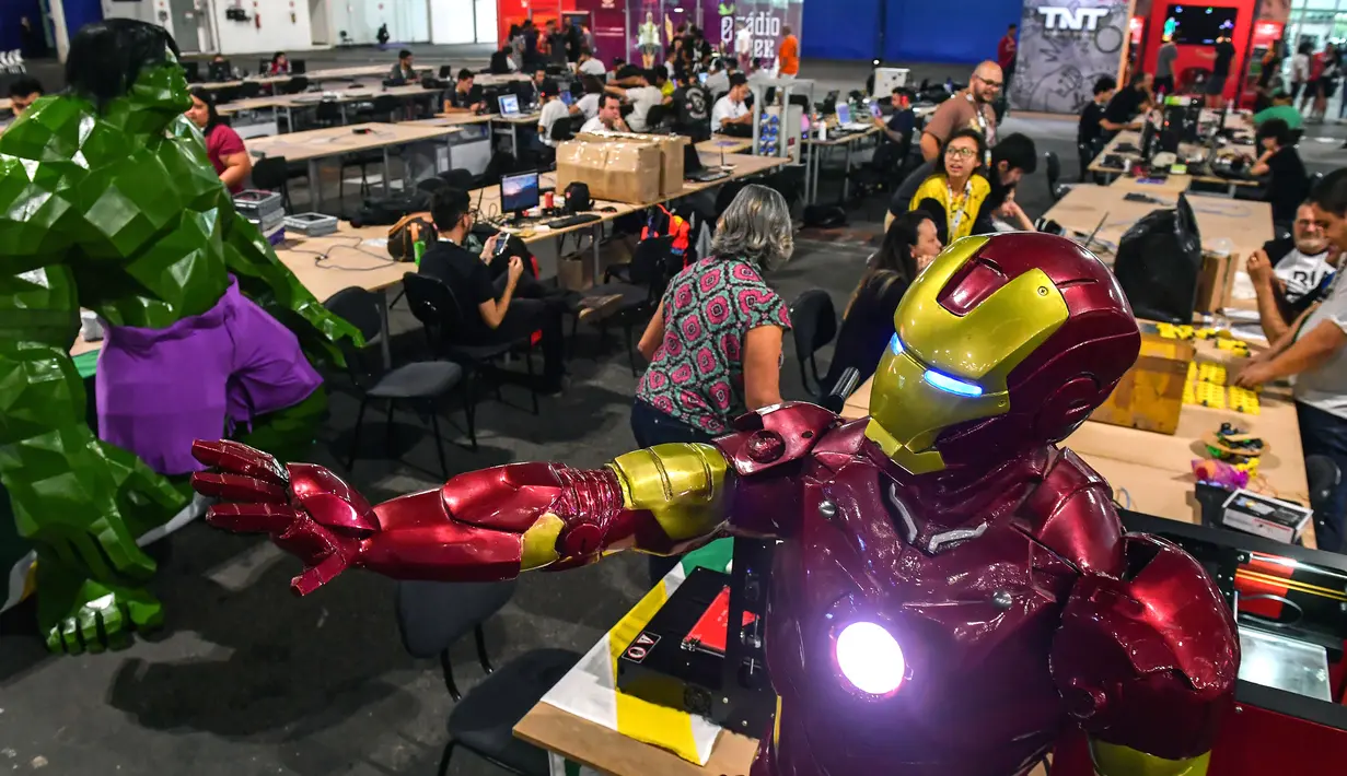 FOTO: Ribuan Gamer hingga Hacker Berkumpul di Festival Teknologi Brasil ...