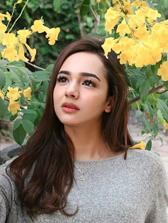 FOTO: Cantiknya Dianda Sabrina yang Disebut Mirip Barbie - Foto ...