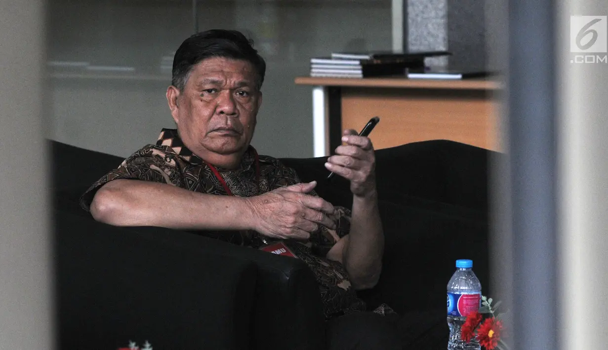 FOTO: Kasus Suap, Mantan Bupati Buton Diperiksa KPK - Foto Liputan6.com