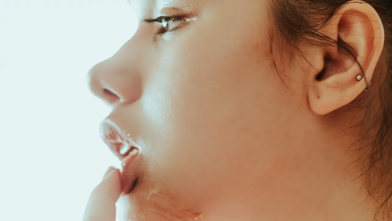 Penyebab Muncul Bintik Putih di Bibir yang Harus Kamu Ketahui ...