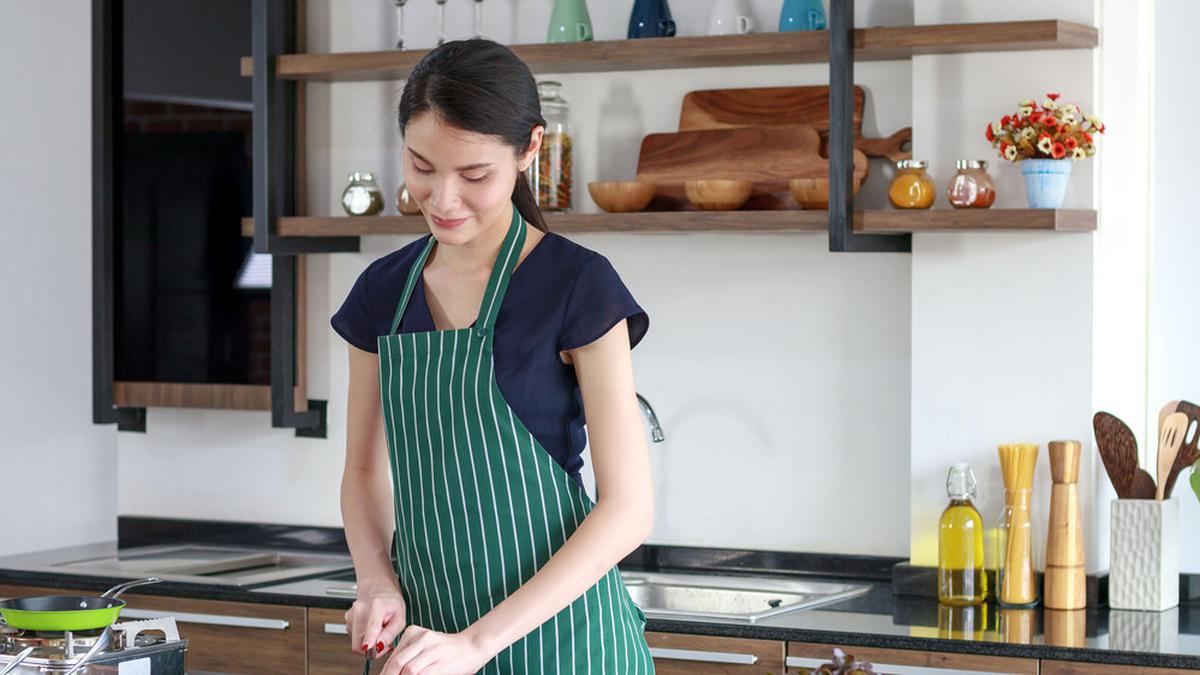 Menu Hari Ini: Bihun Cap Jae, Bakwan Udang dan Ikan Bilis Balado ...
