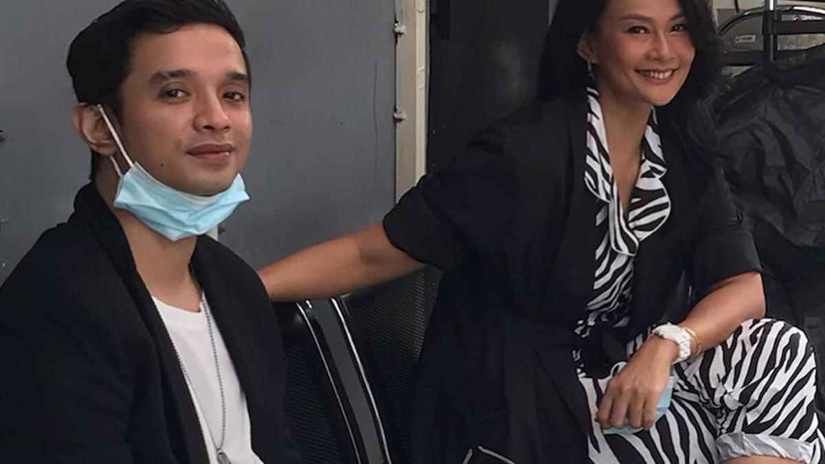 Onci Ungu Berlebaran di Jakarta, Bagi-Bagi THR untuk Sanak Saudara