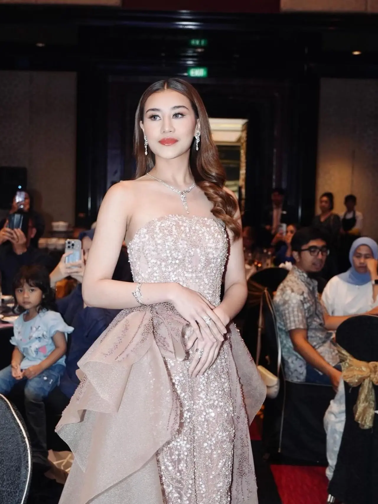 6 Potret Aaliyah Massaid Tampil Memesona di Ulang Tahun Perhiasan Ternama, Dipuji Bak Princess ...