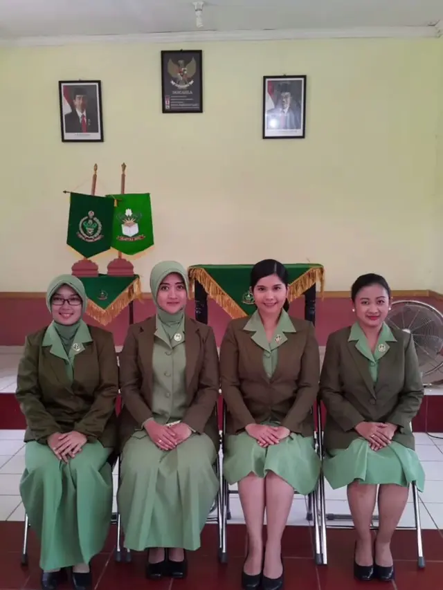 10 Potret Annisa Pohan saat Jadi Ibu Persit, Setia Dampingi AHY - Hot ...