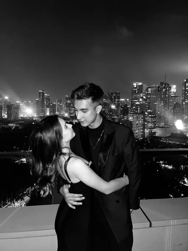 8 Potret Mesra Sandrinna Michelle dan Junior Roberts, Gaya Pacaran ...