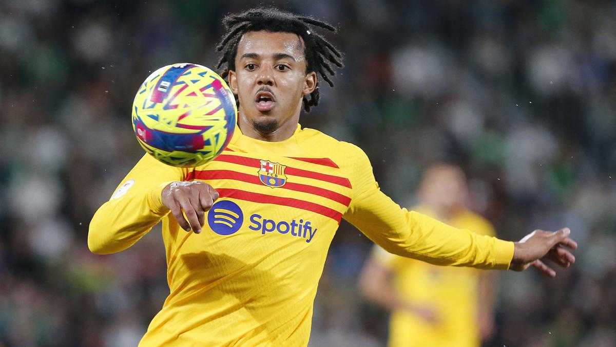 Di Balik Kegemilangnya Bersama Barcelona, Jules Kounde Akui Hasrat dan ...