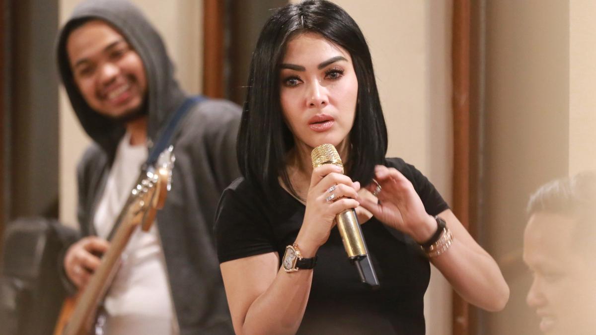 Urung Nostalgia Bersama Anang, Syahrini Duet dengan Musisi Ini