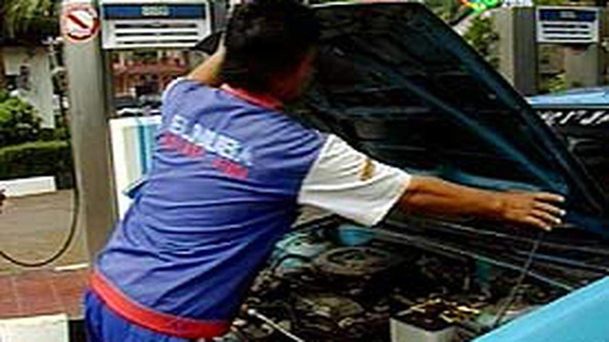 Taksi Golden Mulai Memakai BBG - News Liputan6.com